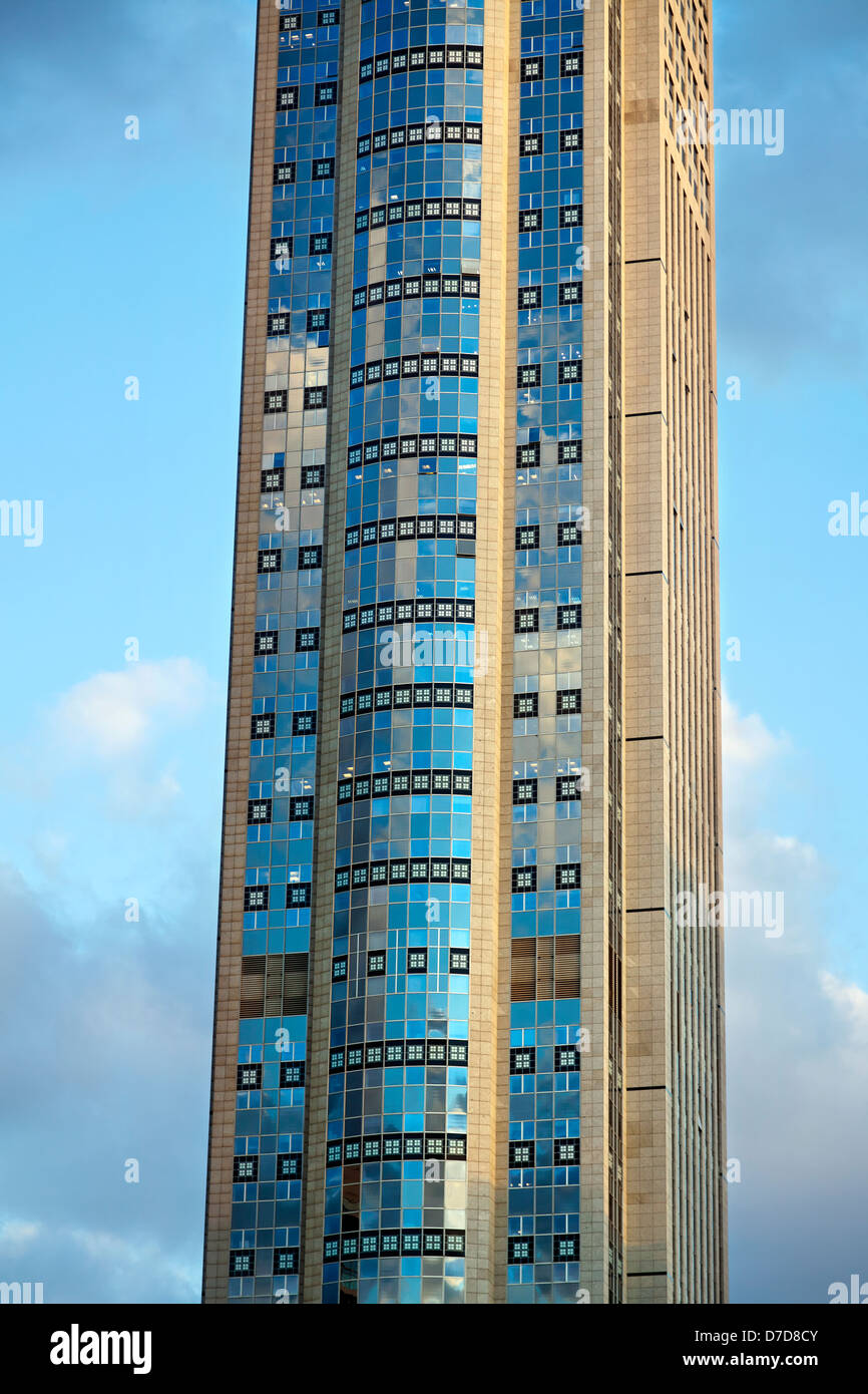 Super super tall building hi-res stock photography and images - Alamy