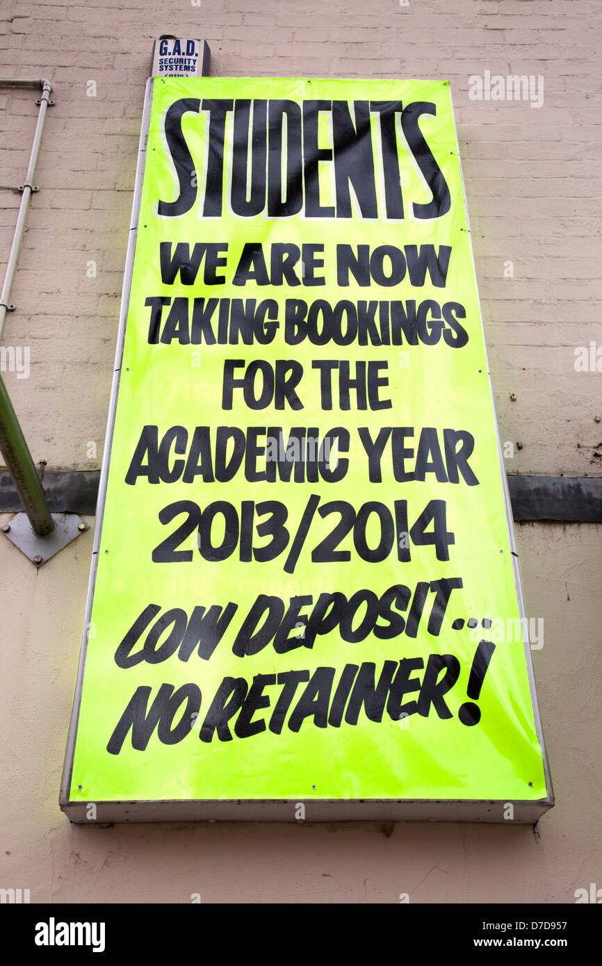 House rent sign hi-res stock photography and images - Alamy