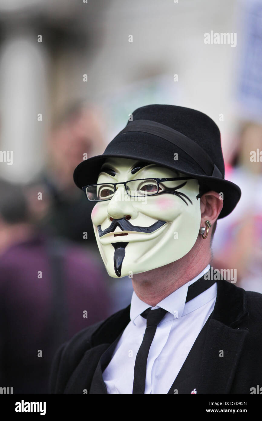 Anonymous uk collective hi-res stock photography and images - Alamy