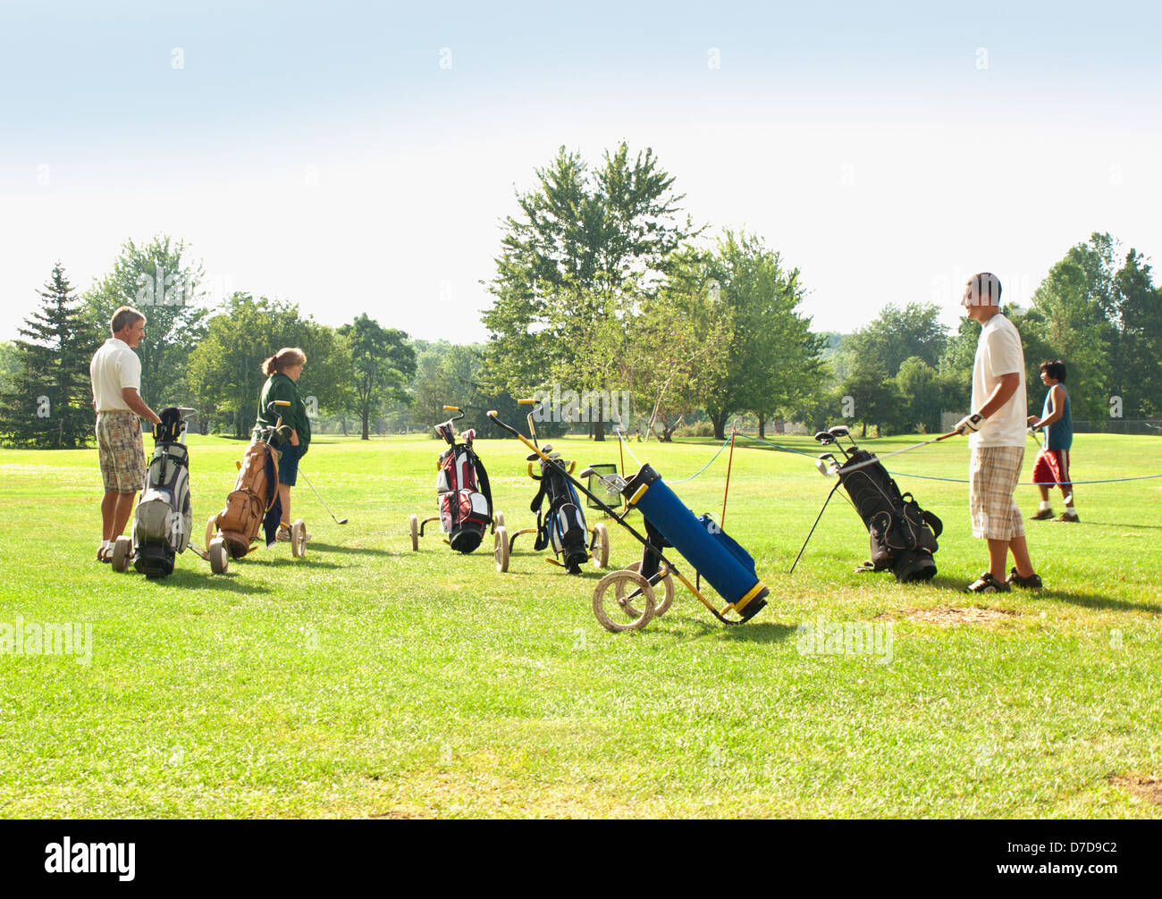 Getting ready to tee off hi-res stock photography and images - Alamy