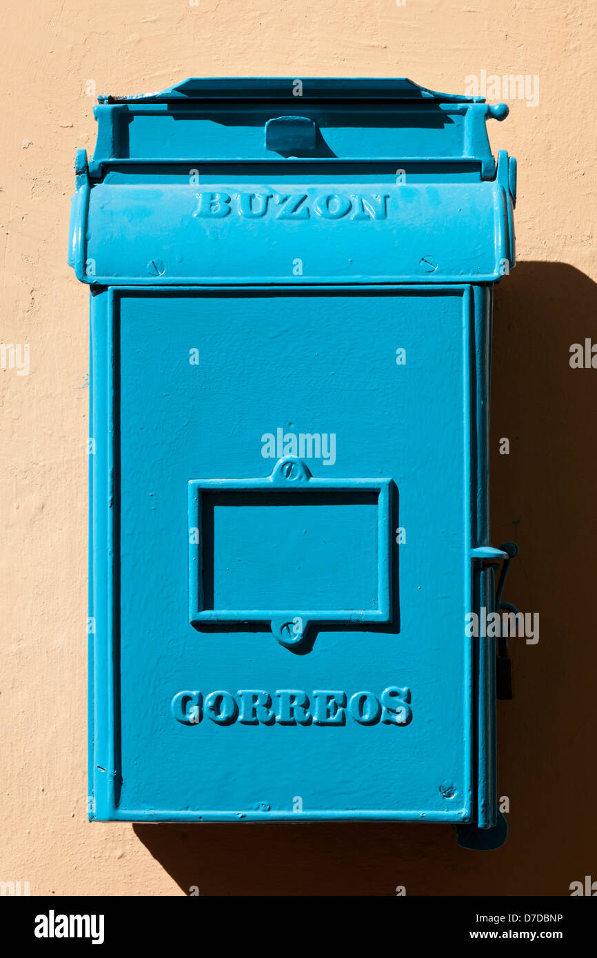 Cuba havana post box hi-res stock photography and images - Alamy