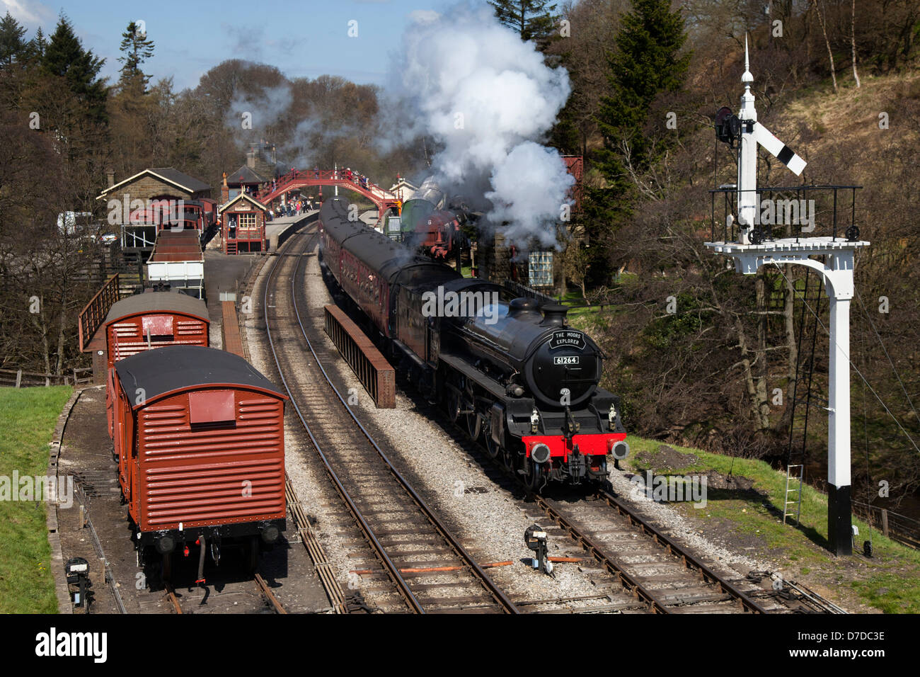 The 1940s Moors Explorer 61264 Class B1 on the occasion of the 40th ...