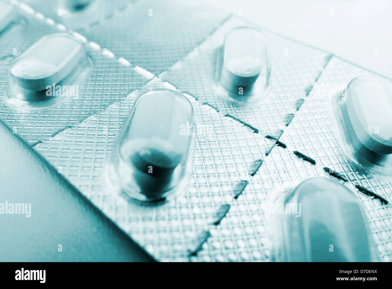 Pack of Diclofenac Potassium tablets. Voltarol Stock Photo - Alamy