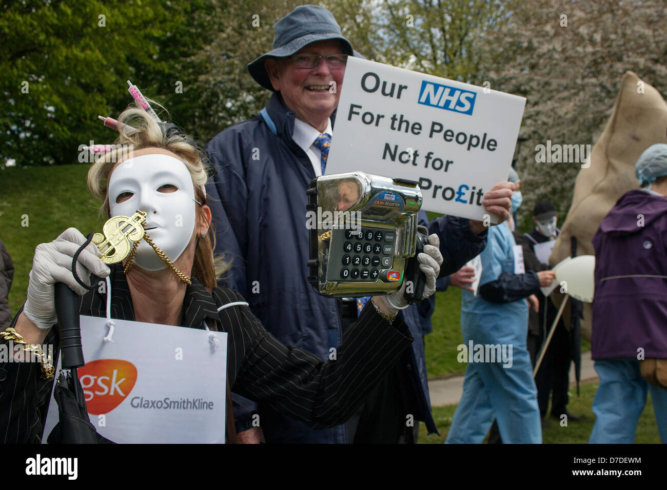 Woman protests wearing mask hi-res stock photography and images - Alamy