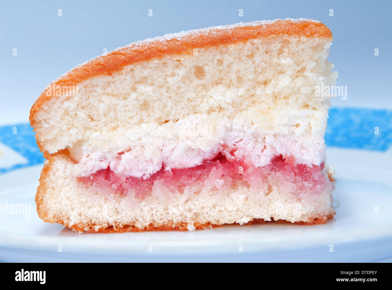 Blue sponge cake hi-res stock photography and images - Alamy