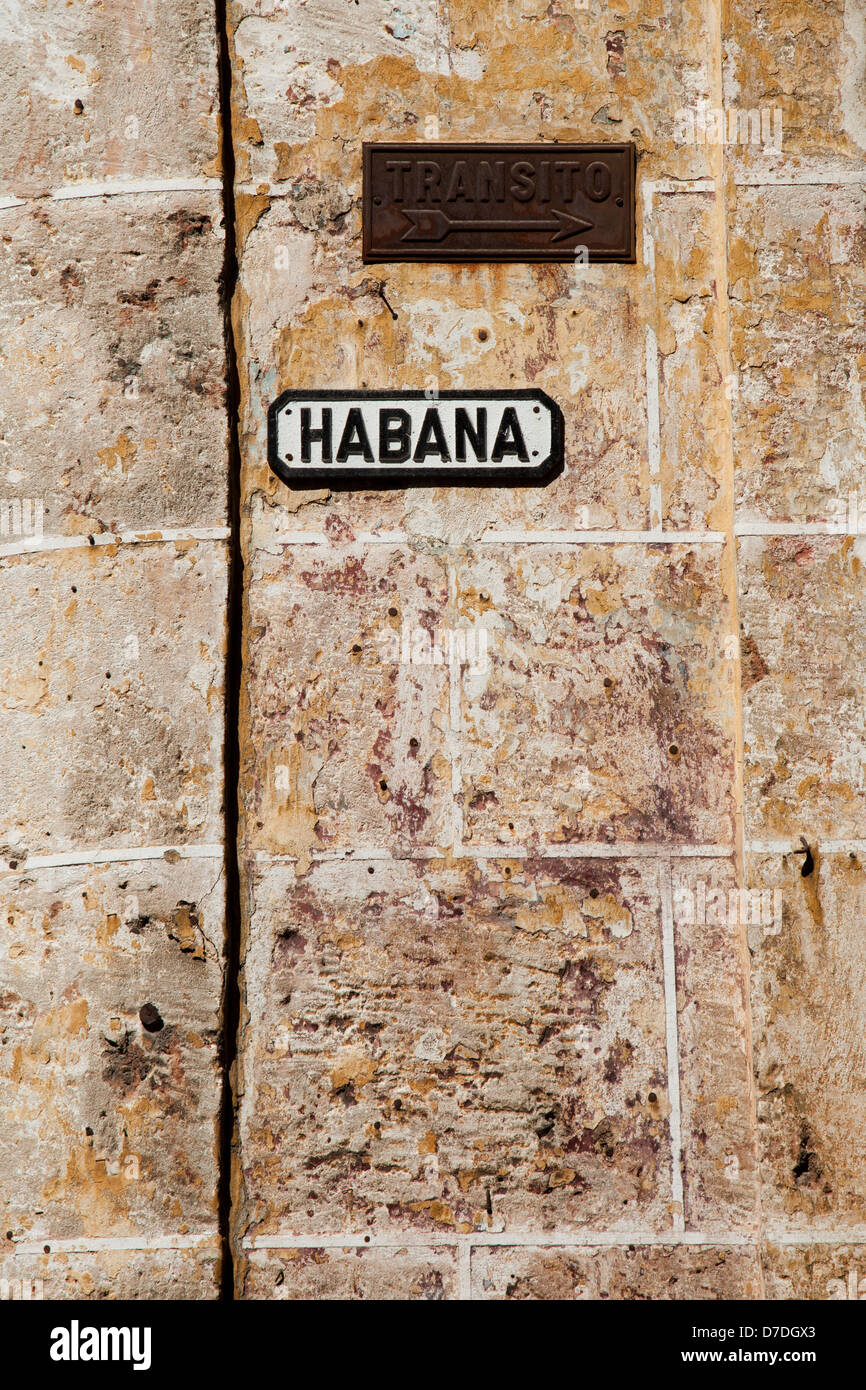 La habana sign hi-res stock photography and images - Alamy