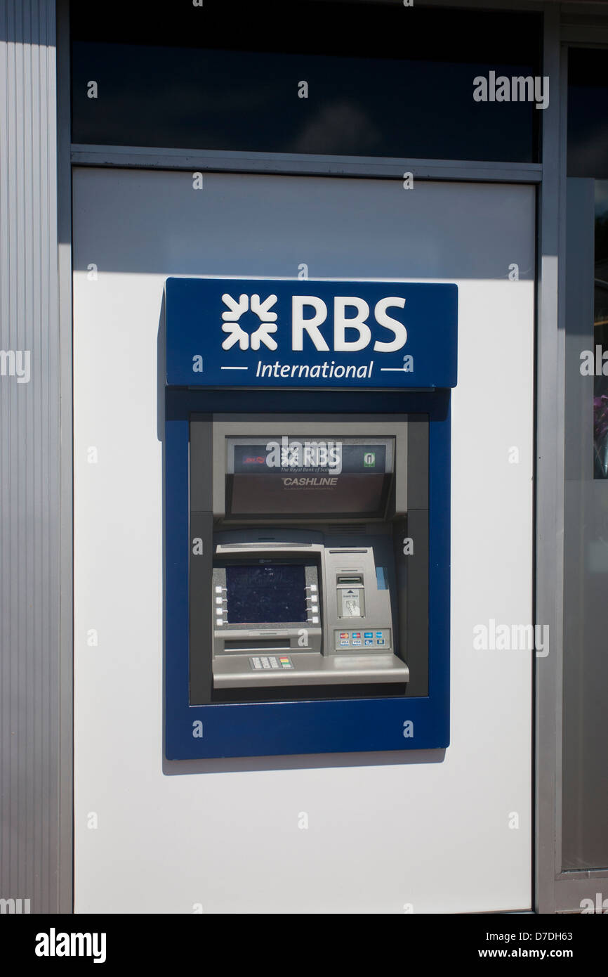 Royal bank of scotland cash machine hi-res stock photography and images ...