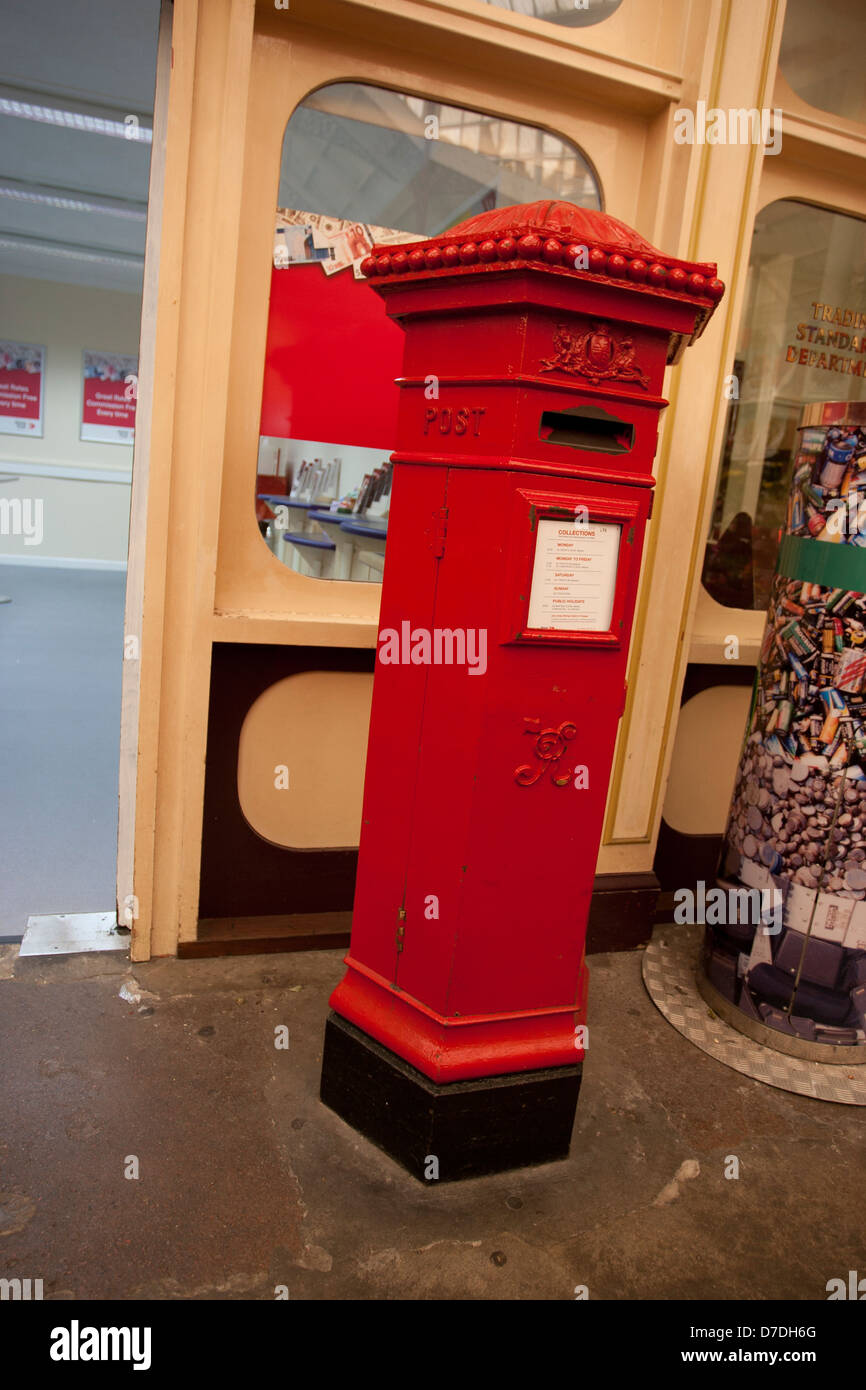 Post box st helier hi-res stock photography and images - Alamy