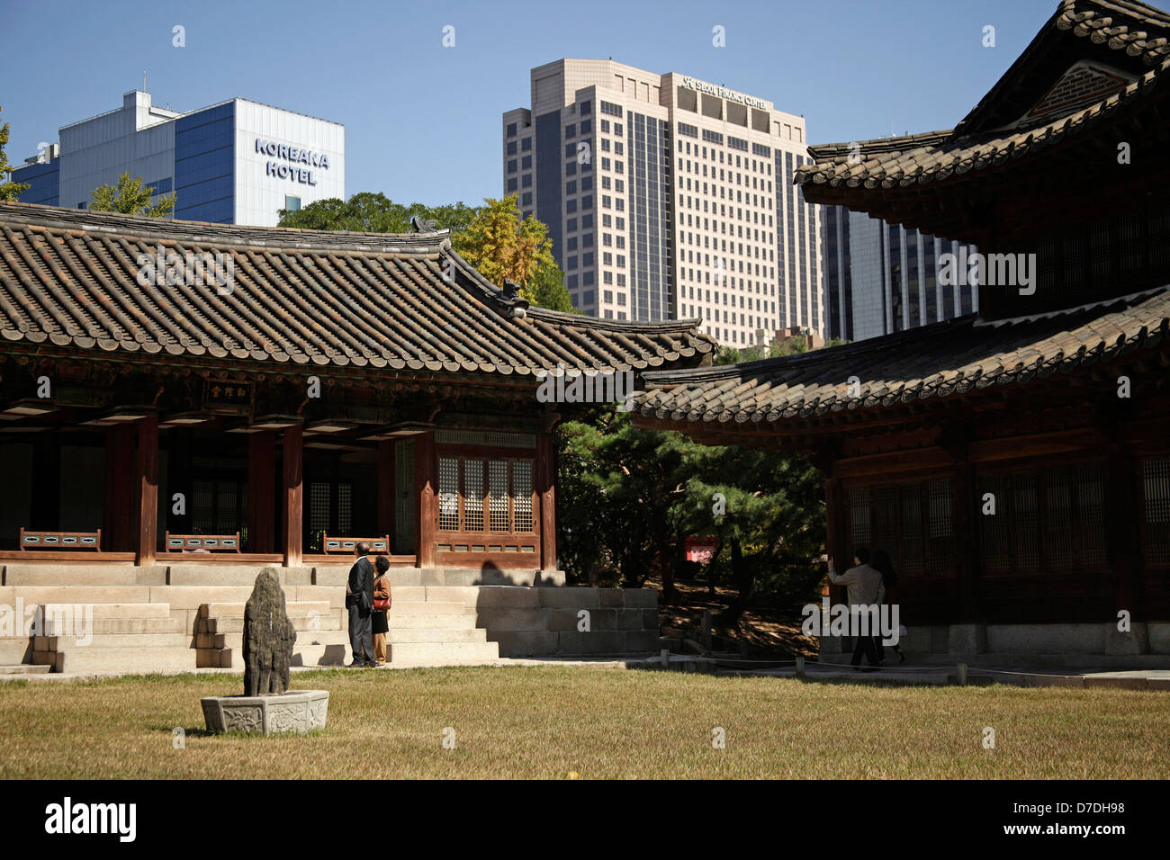 The deoksugung palace hi-res stock photography and images - Alamy