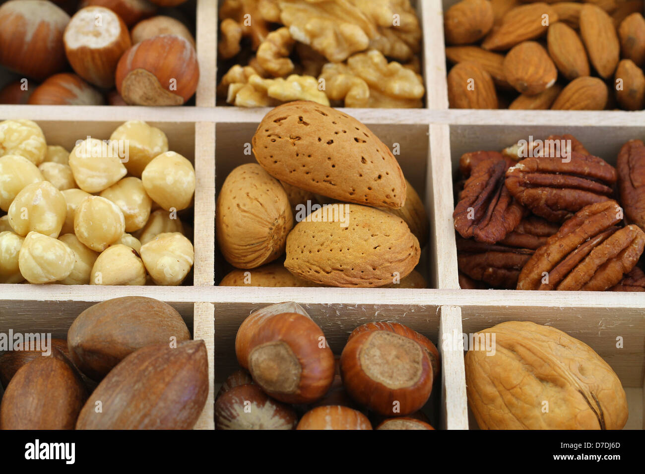 Box close hi-res stock photography and images - Alamy