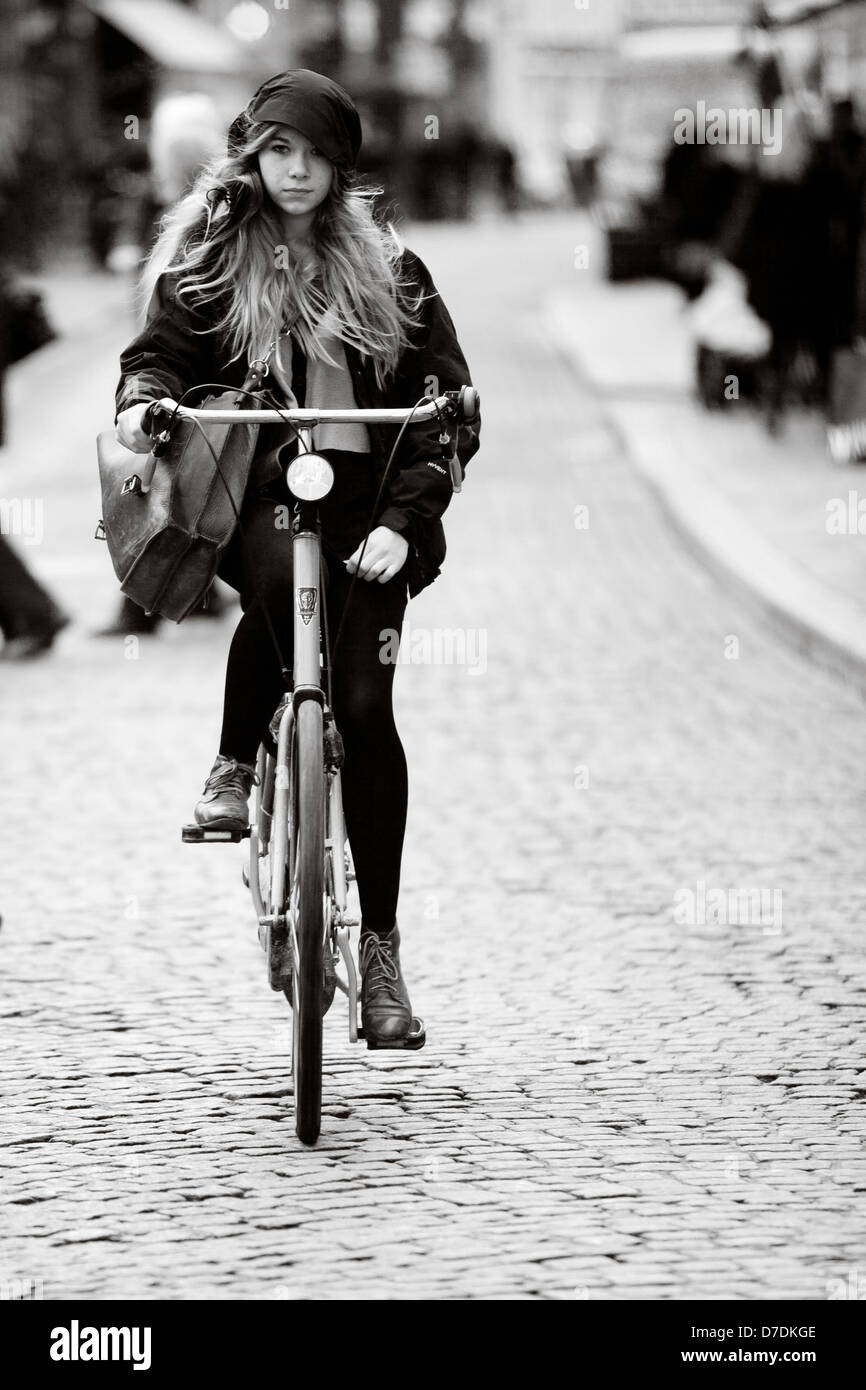 Retro road cyclist hi-res stock photography and images - Alamy