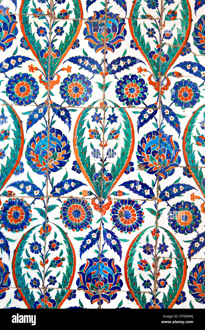 Wall tiles in Sultanahmet Mosque, Istanbul, Turkey Stock Photo - Alamy