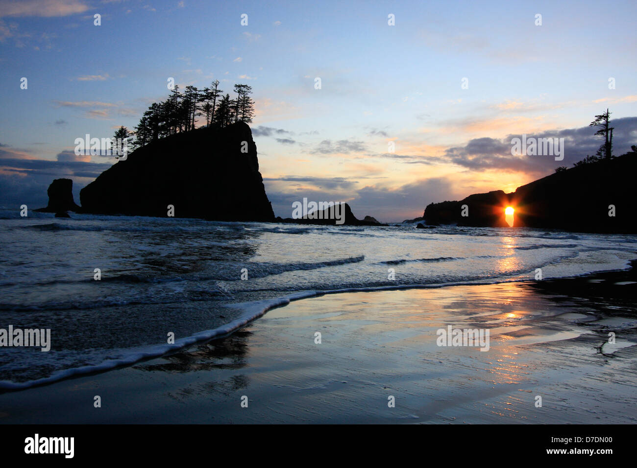 Sunset at Second Beach, Olimpic National Park, Washington, USA Stock ...