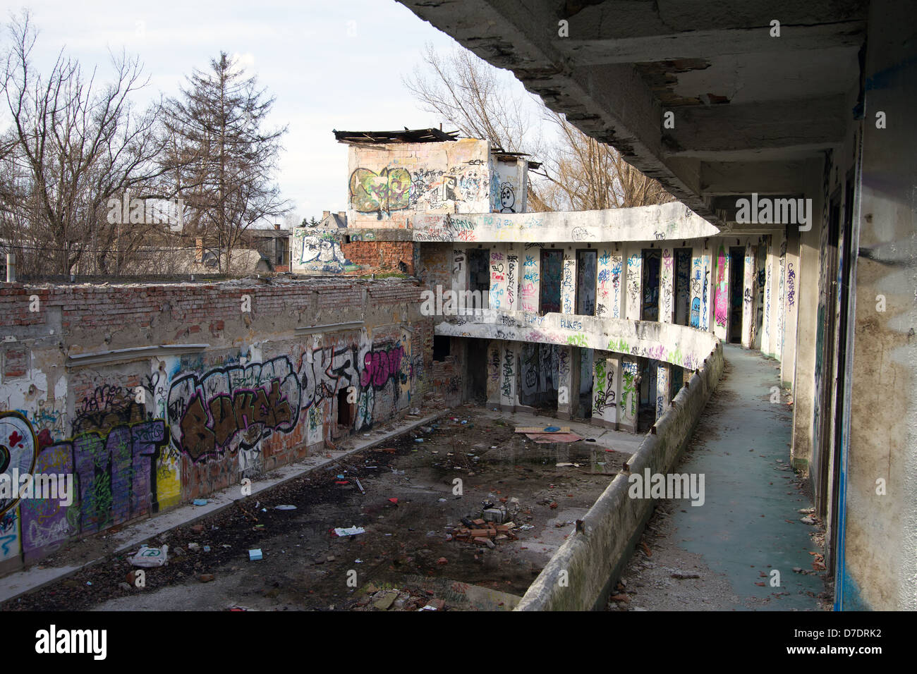 Abandoned Demolished Building Stock Photo - Alamy
