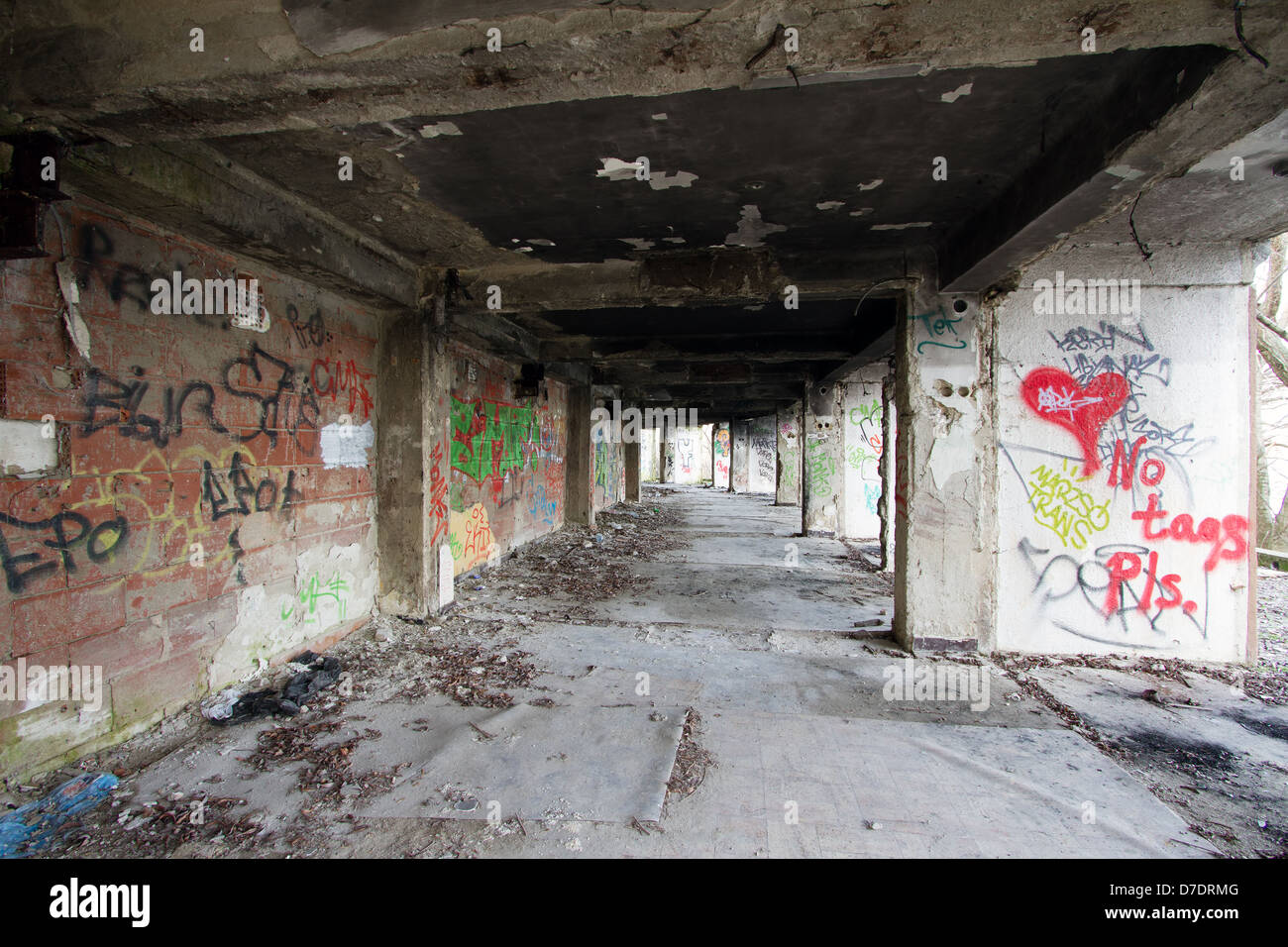 Abandoned Demolished Building Stock Photo - Alamy