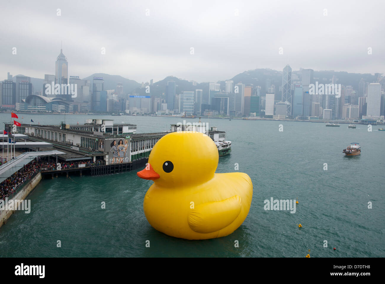 The Rubber Duck Project in Hong Kong Stock Photo - Alamy