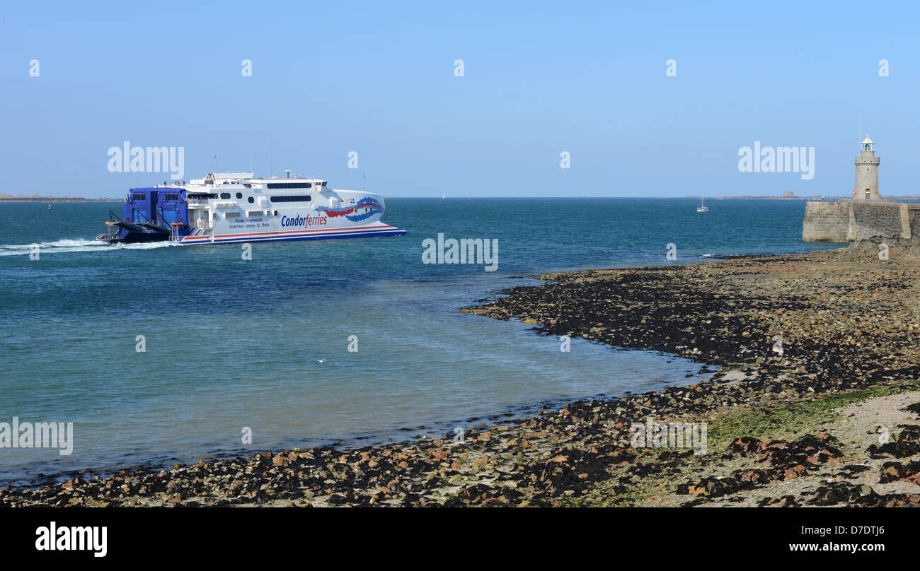 Condor catamaran leaving St Peter Port, Guernsey Stock Photo - Alamy