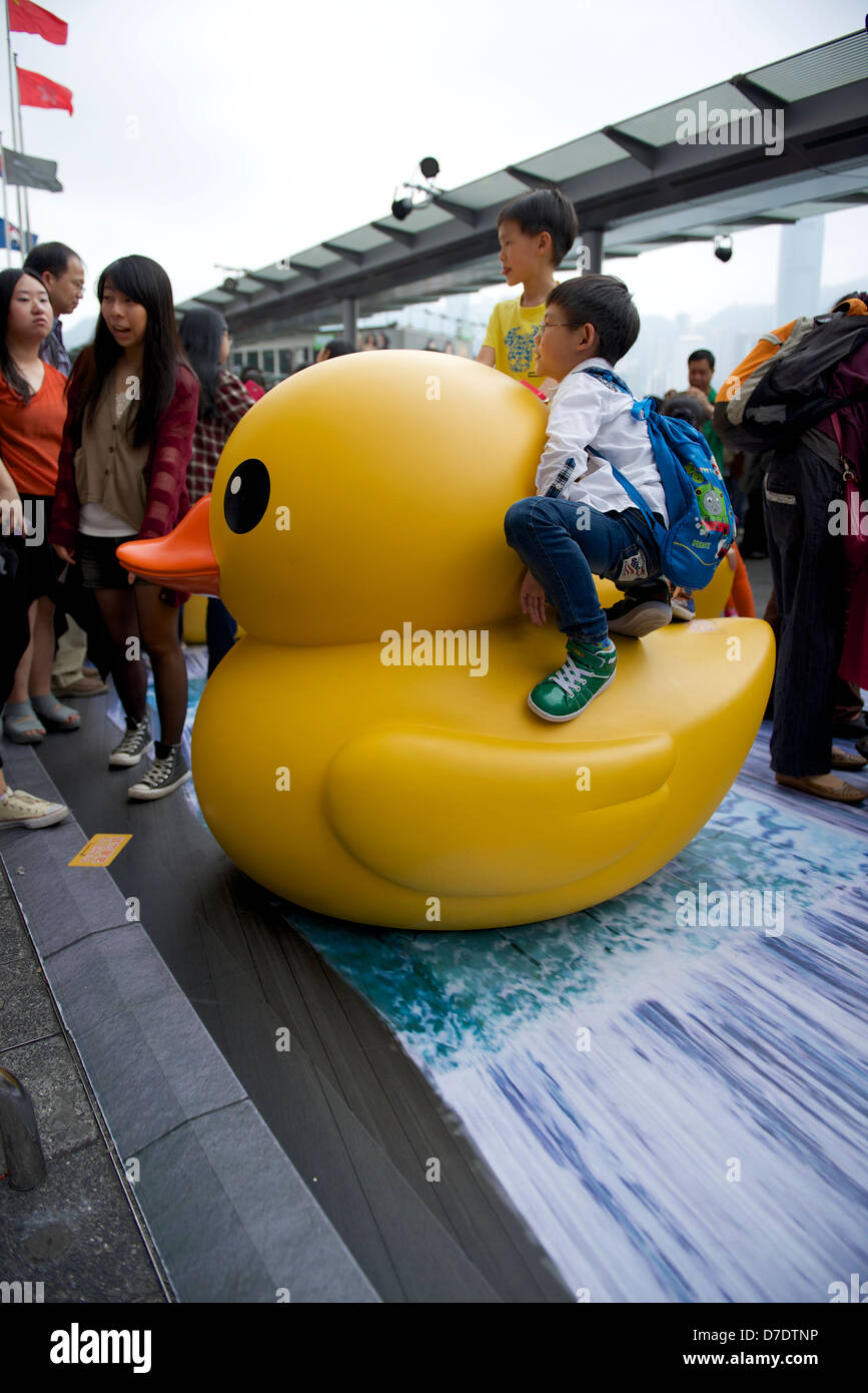 The Rubber Duck Project in Hong Kong Stock Photo - Alamy