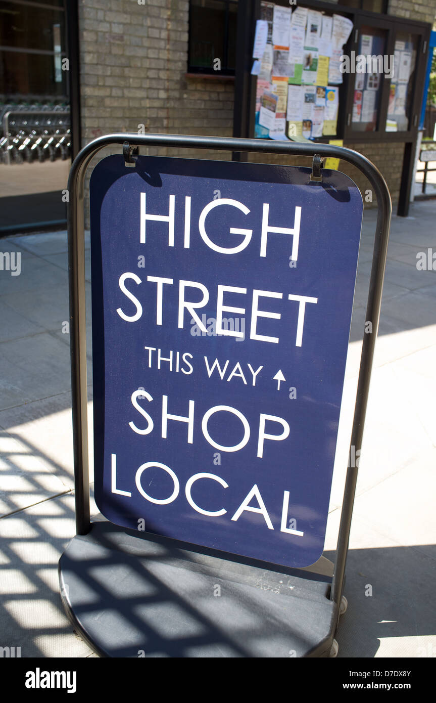 Town centres hi-res stock photography and images - Alamy