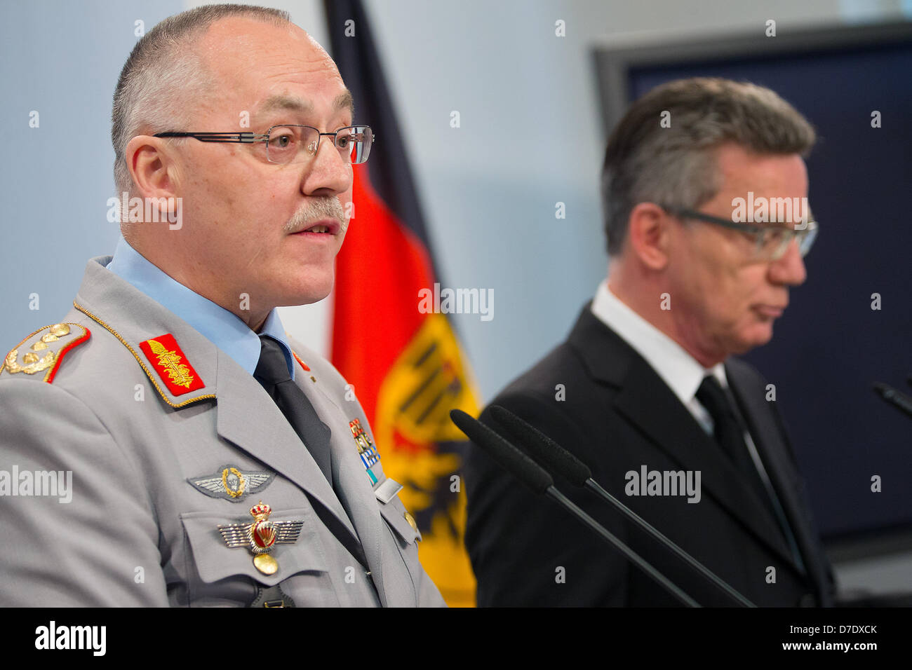 Commander of the bundeswehr operations command hi-res stock photography ...