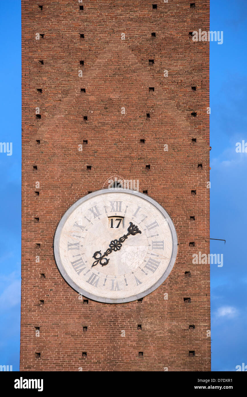 Medieval old tower hi-res stock photography and images - Alamy