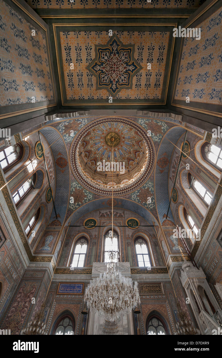 The Pertevniyal Valide Sultan Mosque, built in 1871 by Valide Sultan ...