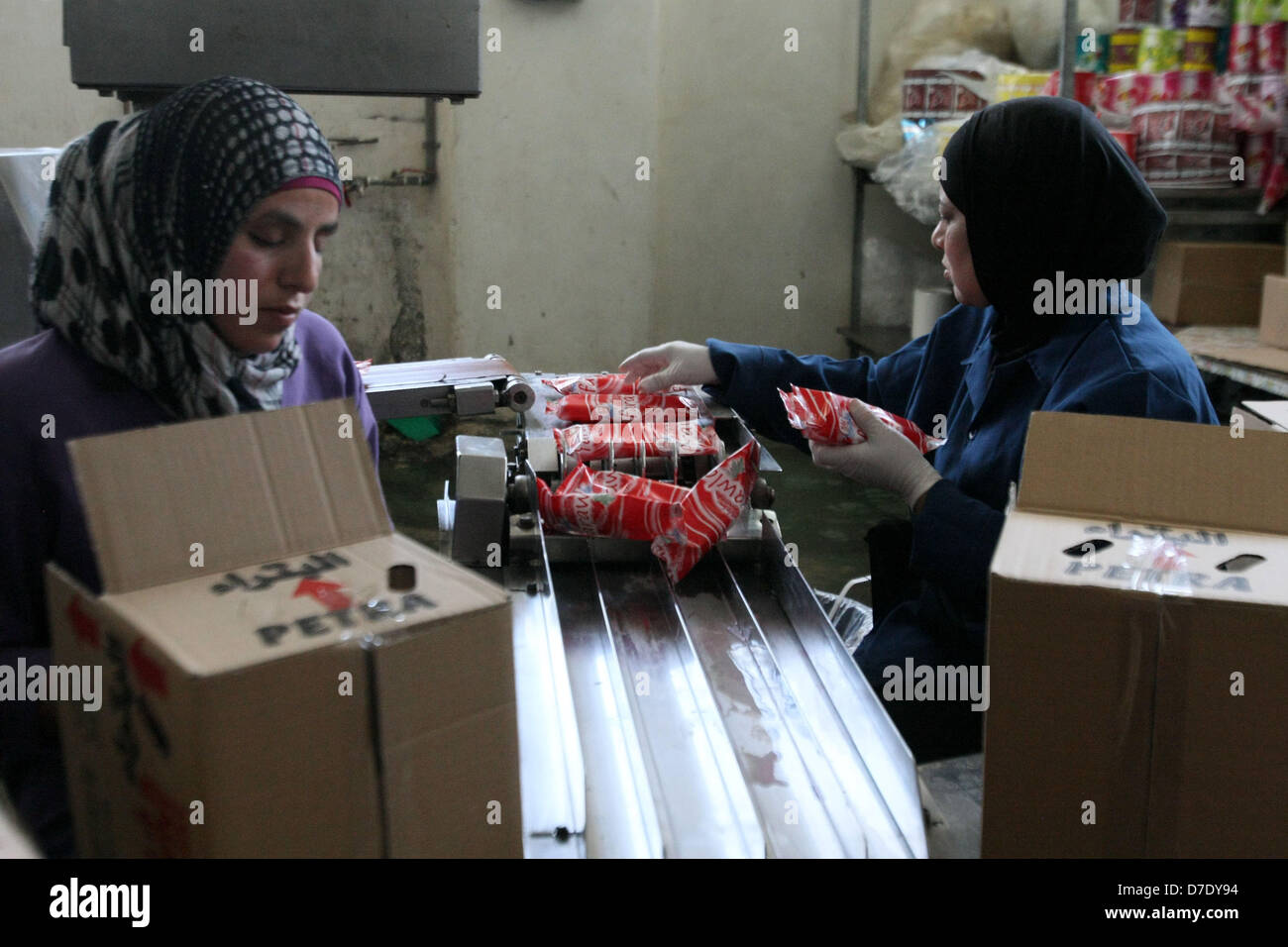 May 5, 2013 - Hebron, West Bank, Palestinian Territory - Palestinian ...