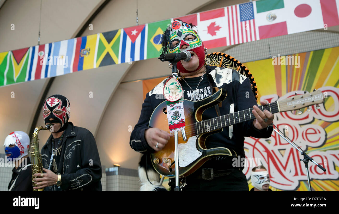 Mariachi band cinco de mayo hi-res stock photography and images - Alamy
