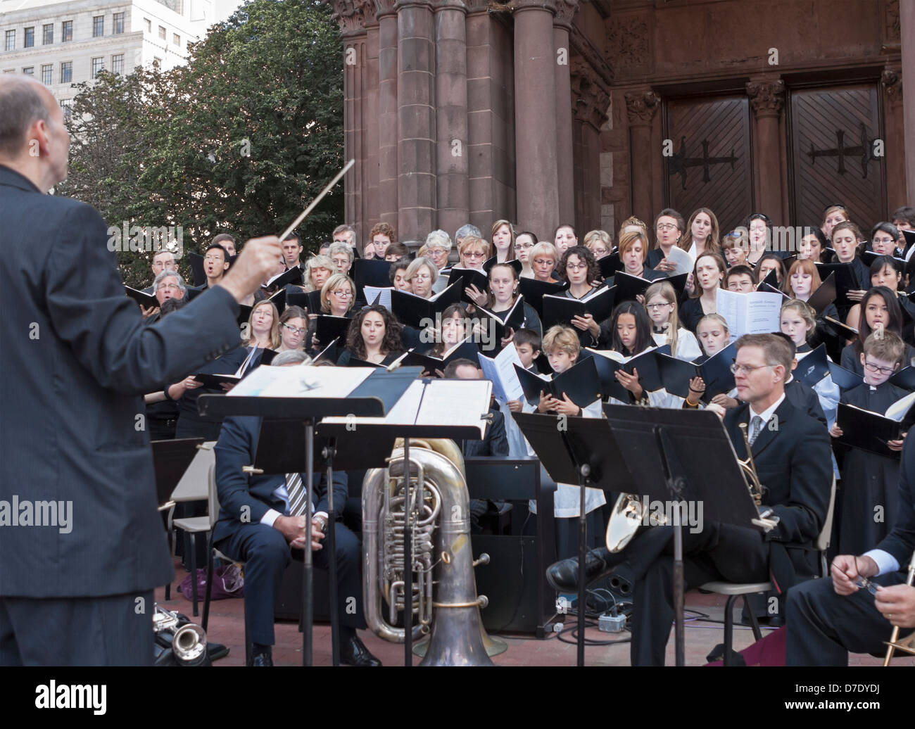 Conducting choir hi-res stock photography and images - Alamy