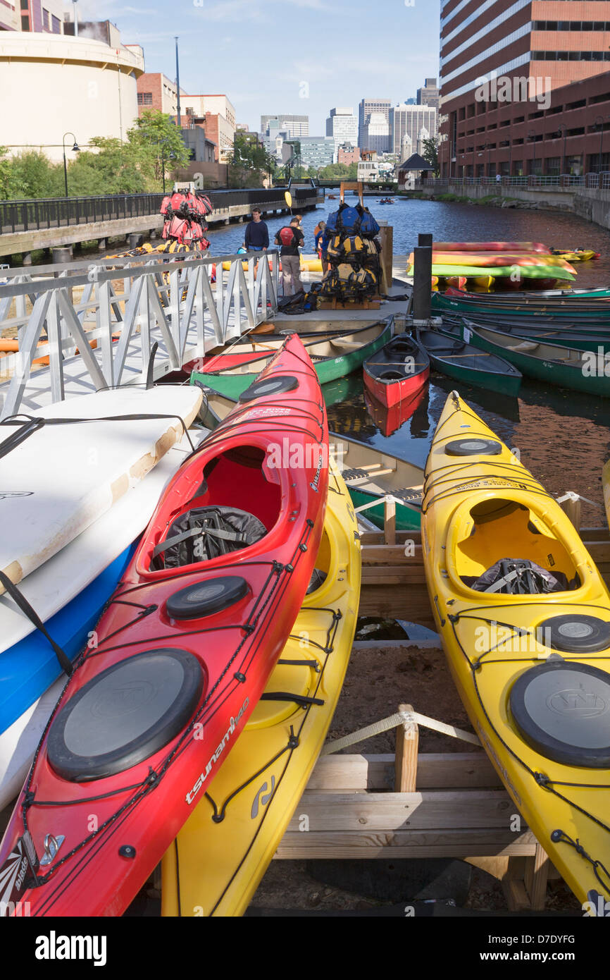 Yellow And Red Kayaks High Resolution Stock Photography and Images - Alamy