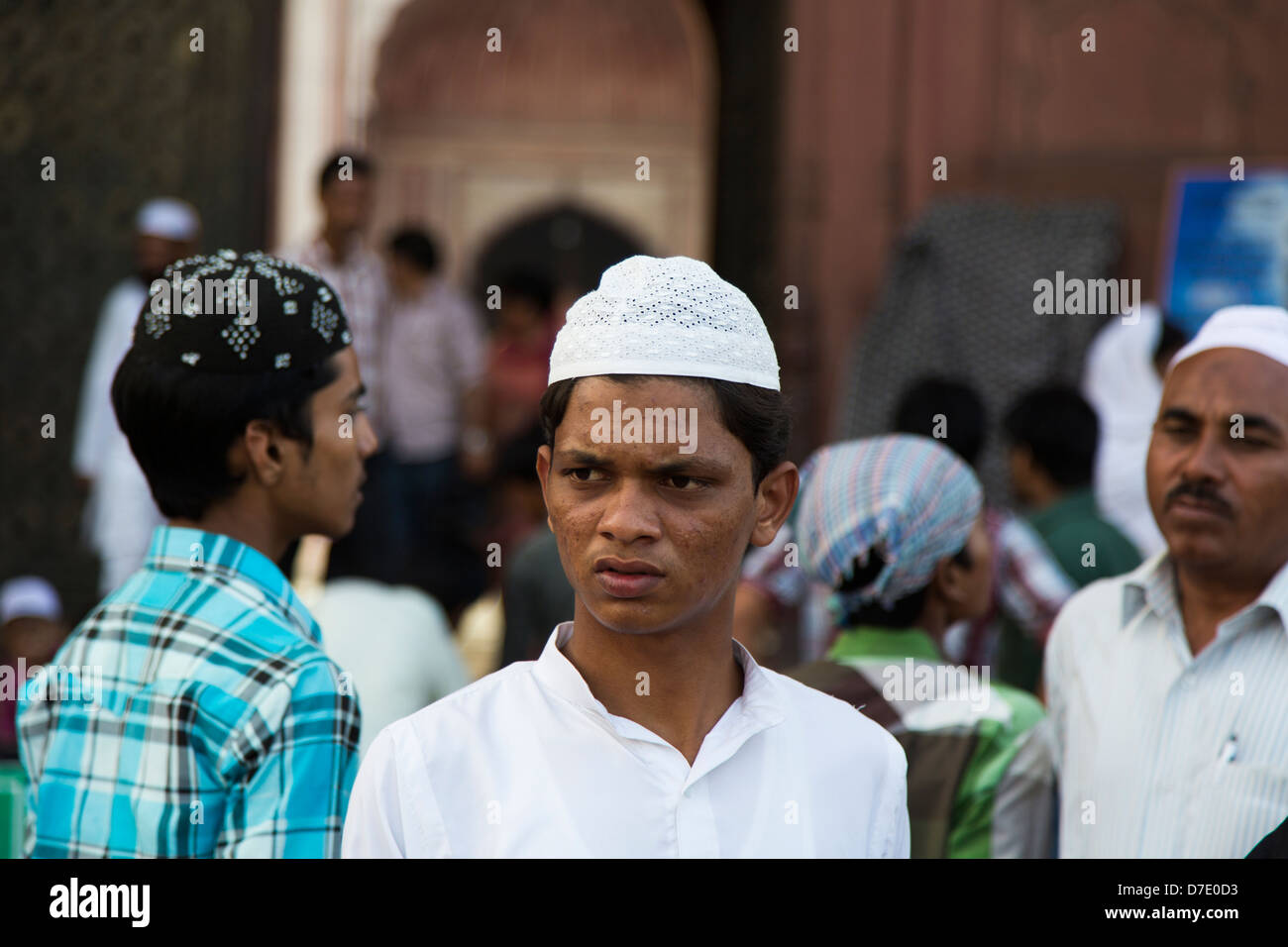 Muslim Indian in front of Jama Masjid (mosque) in New Dehli, India ...