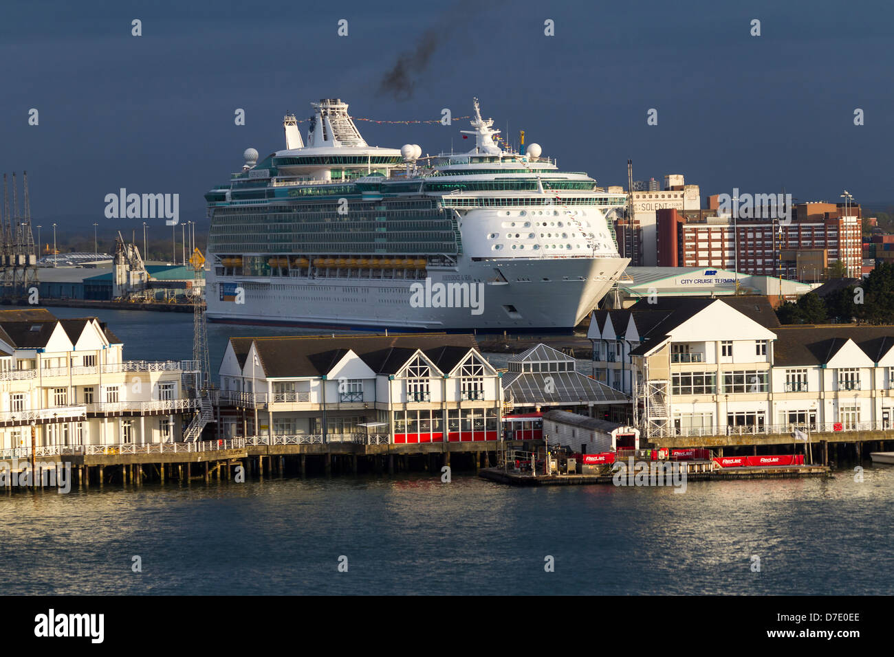 Southampton cruise terminal hi-res stock photography and images - Alamy
