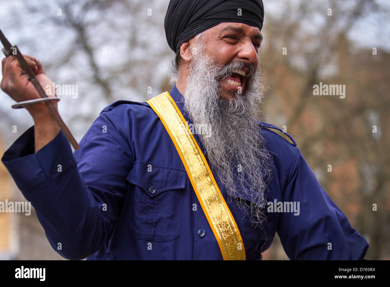 Traditional sikh martial arts hi-res stock photography and images - Alamy
