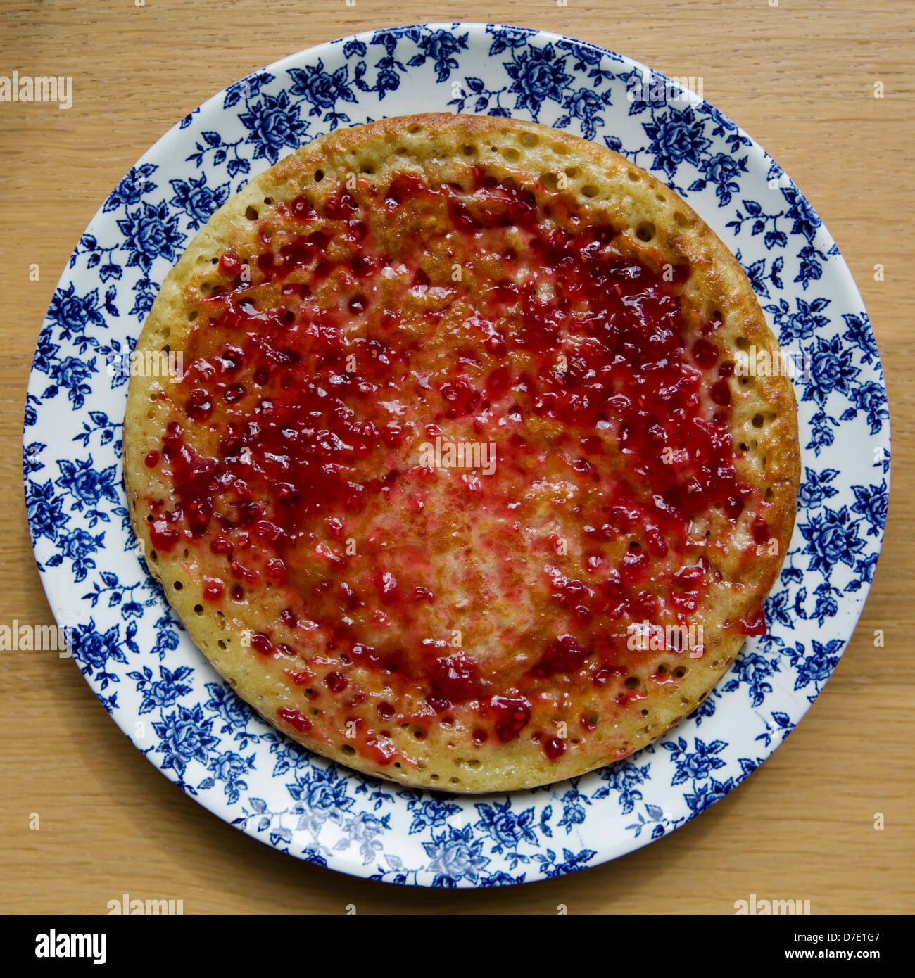 Floral plate hi-res stock photography and images - Alamy