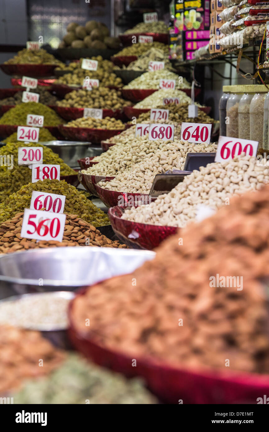 India bazaar hi-res stock photography and images - Alamy