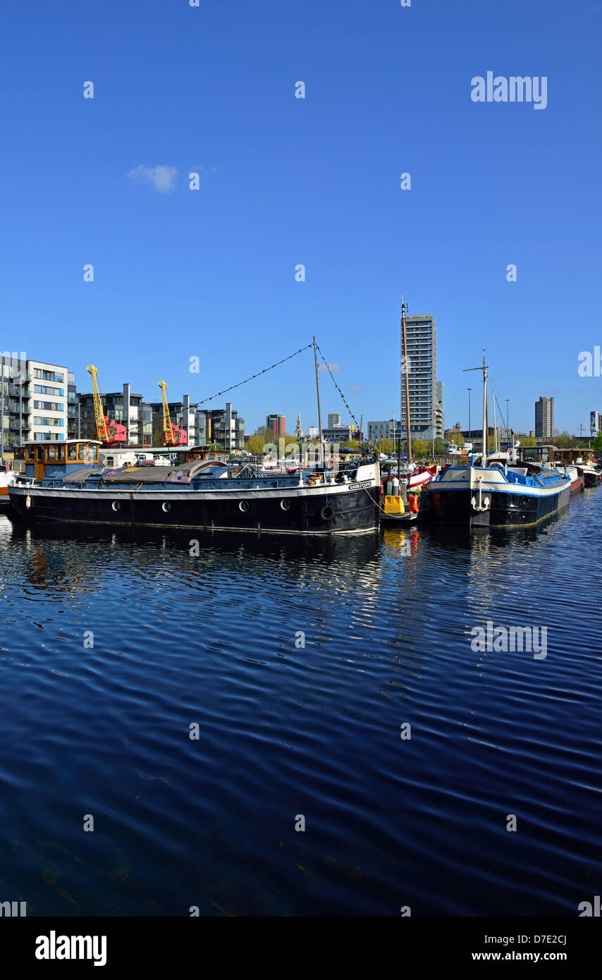 Wharf marina boats dock hi-res stock photography and images - Alamy
