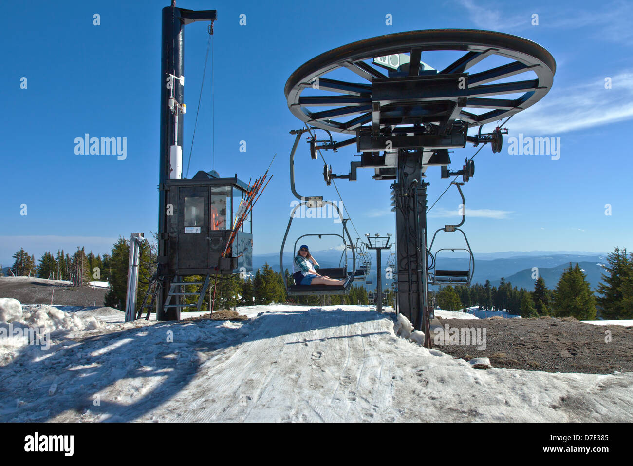 Timberline lodge with mt jefferson hi-res stock photography and images ...