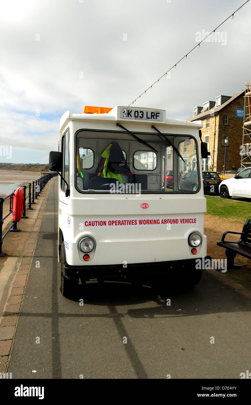 Electric rubbish truck hi-res stock photography and images - Alamy