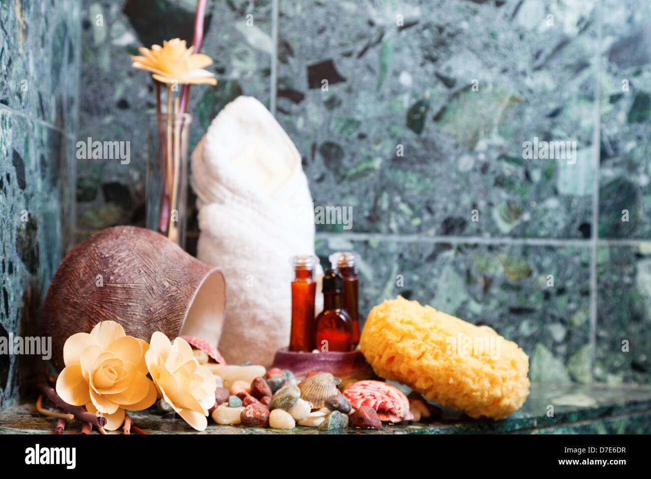 Tiles accessories hi-res stock photography and images - Alamy