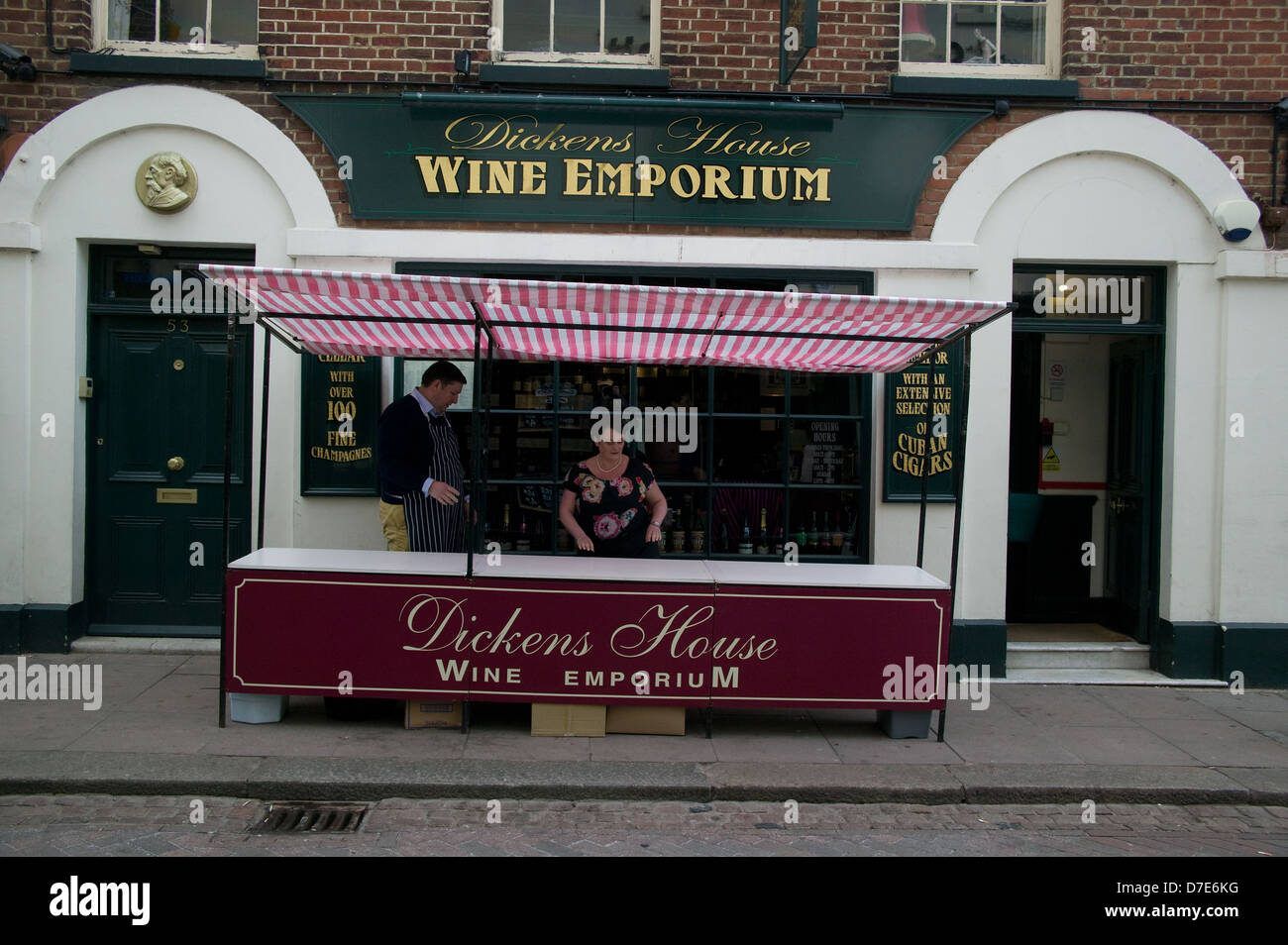 Shop stall hi-res stock photography and images - Alamy