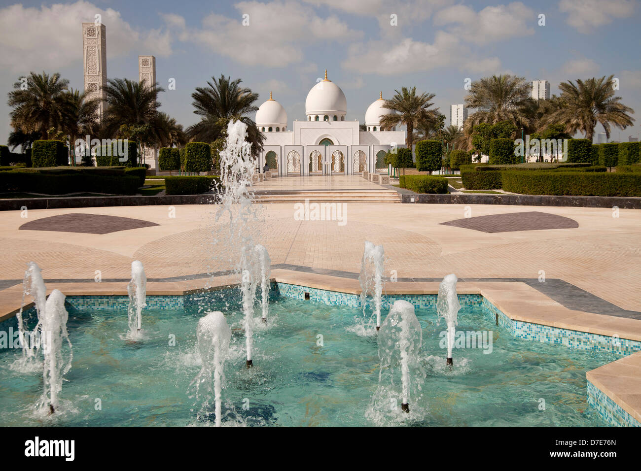 Fountain in mosque hi-res stock photography and images - Alamy
