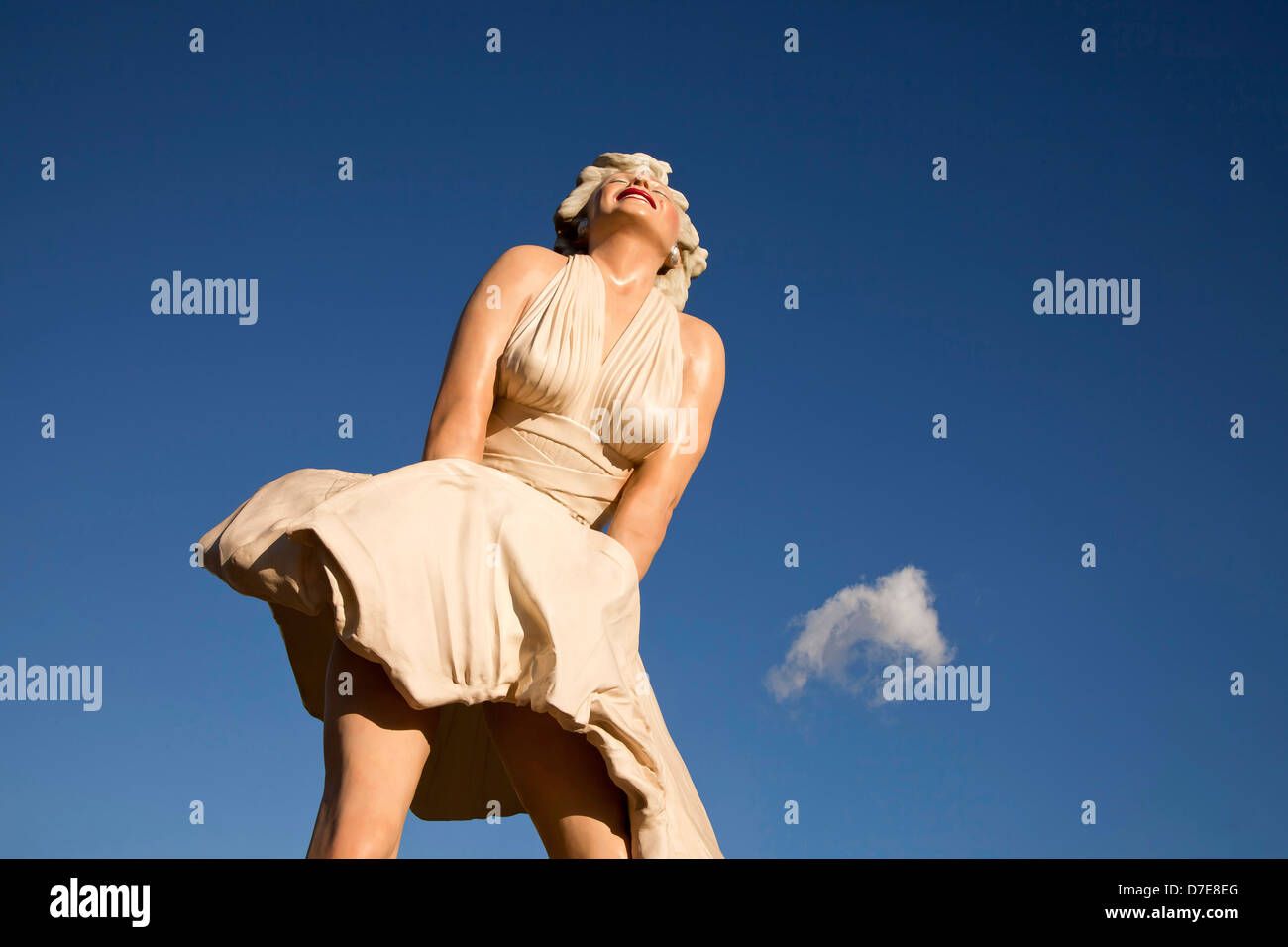 Marilyn monroe sculpture palm springs hi-res stock photography and ...