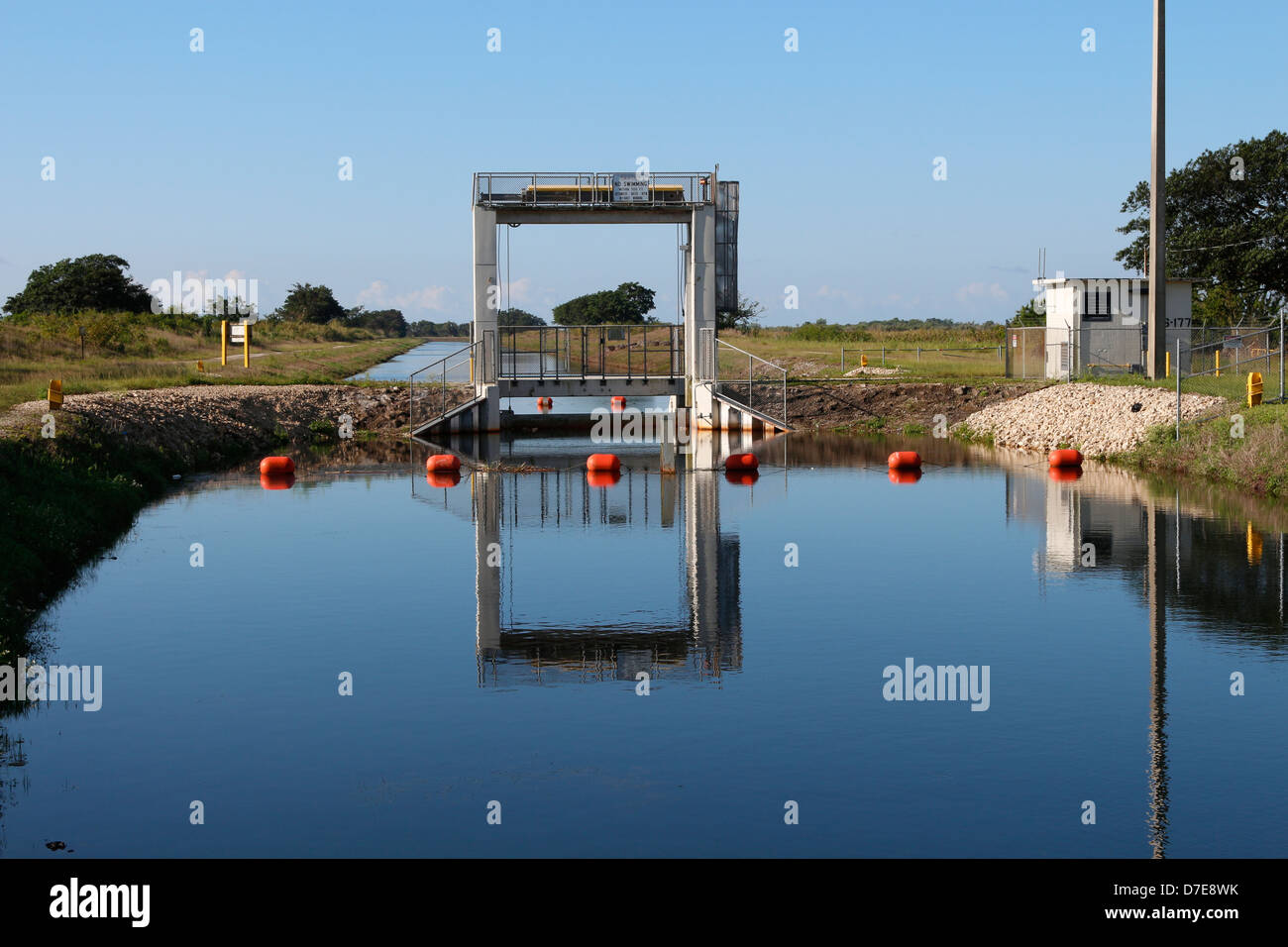 Dam on South Florida Flood and Irrigation control canal, Everglades ...