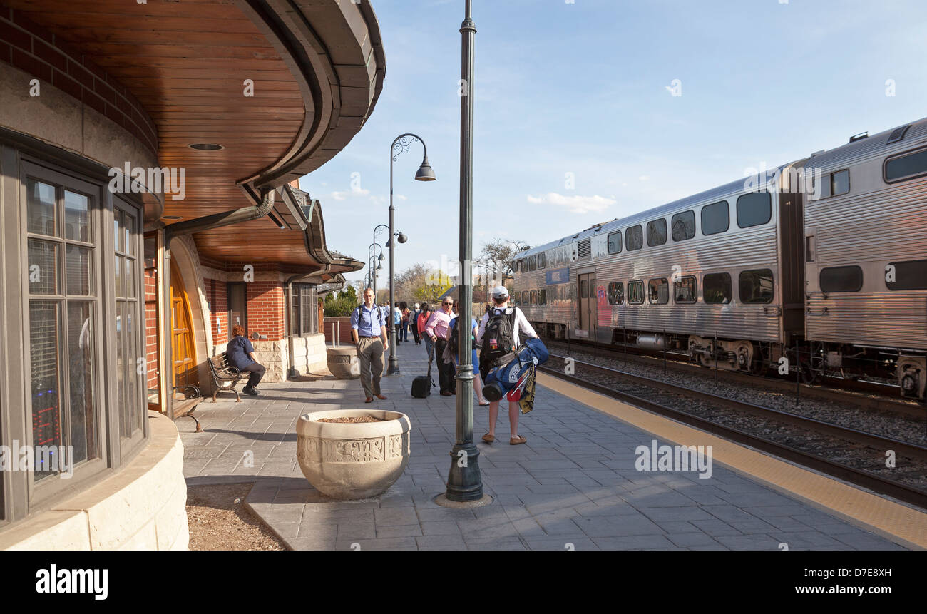 Wait for the train hi-res stock photography and images - Alamy