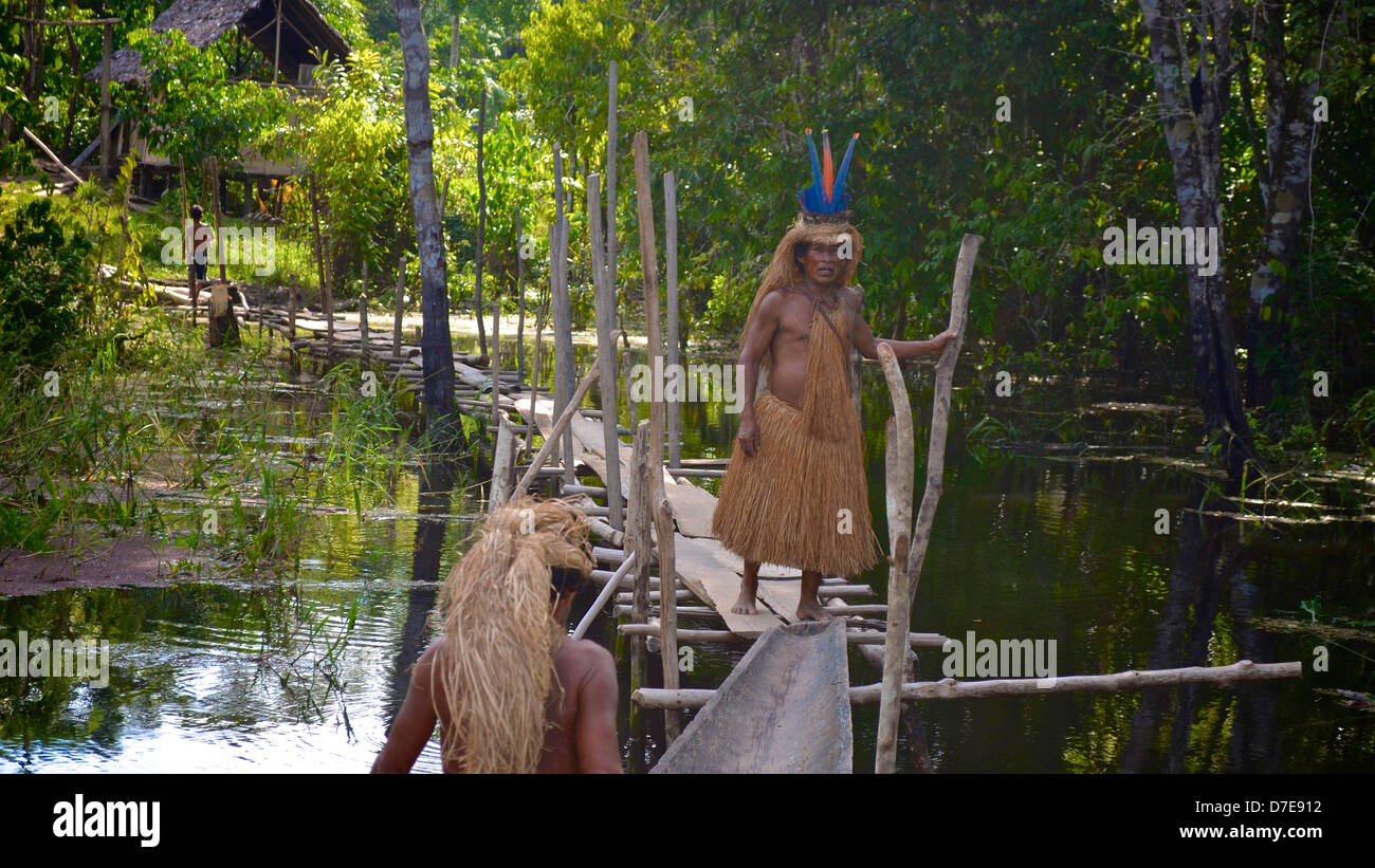 Indigenous peru amazon hi-res stock photography and images - Alamy
