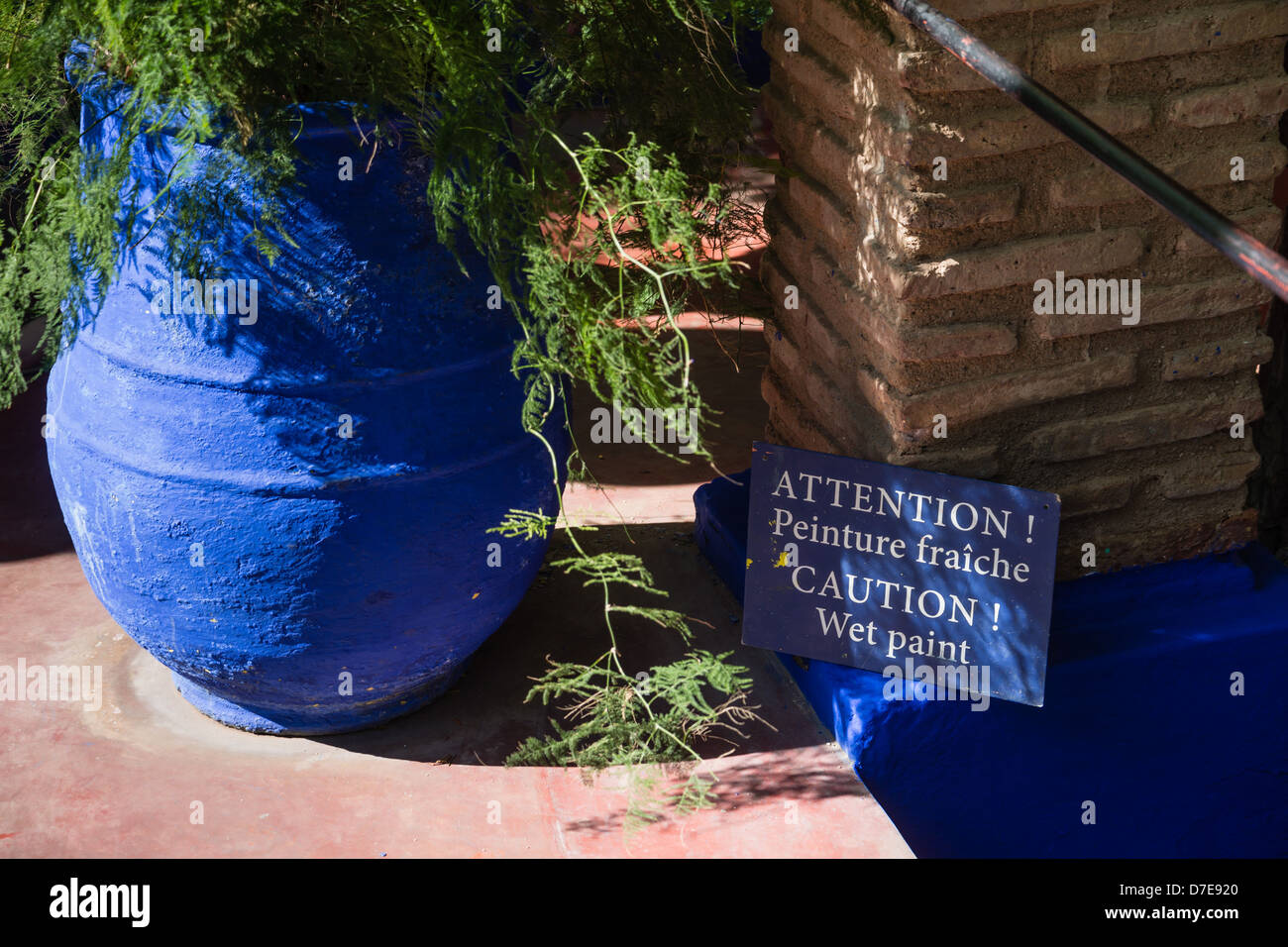 Wet blue paint hi-res stock photography and images - Alamy