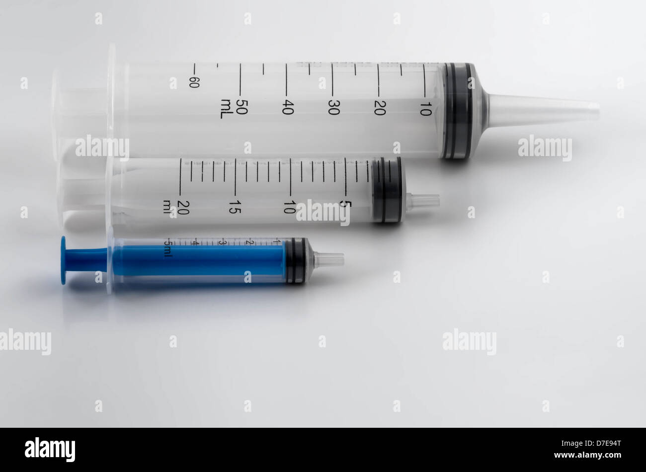 Syringes Front Linear 01 Stock Photo - Alamy