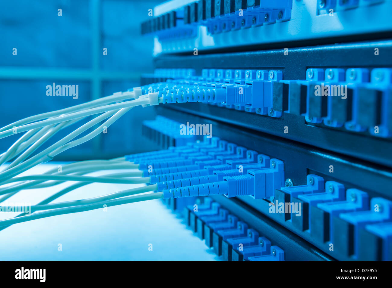 Data center hi-res stock photography and images - Alamy