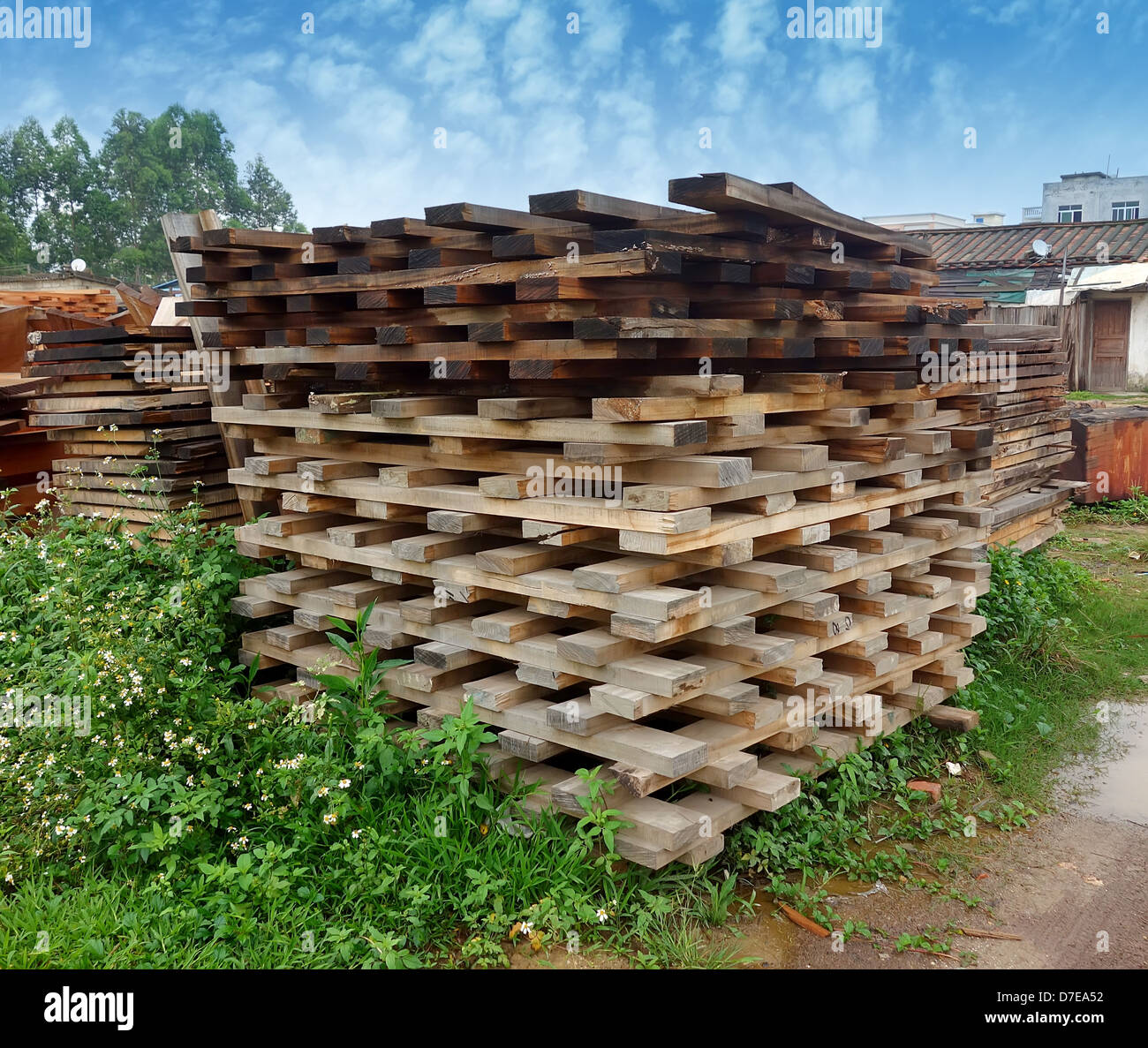 Stacked new wooden boards hi-res stock photography and images - Alamy