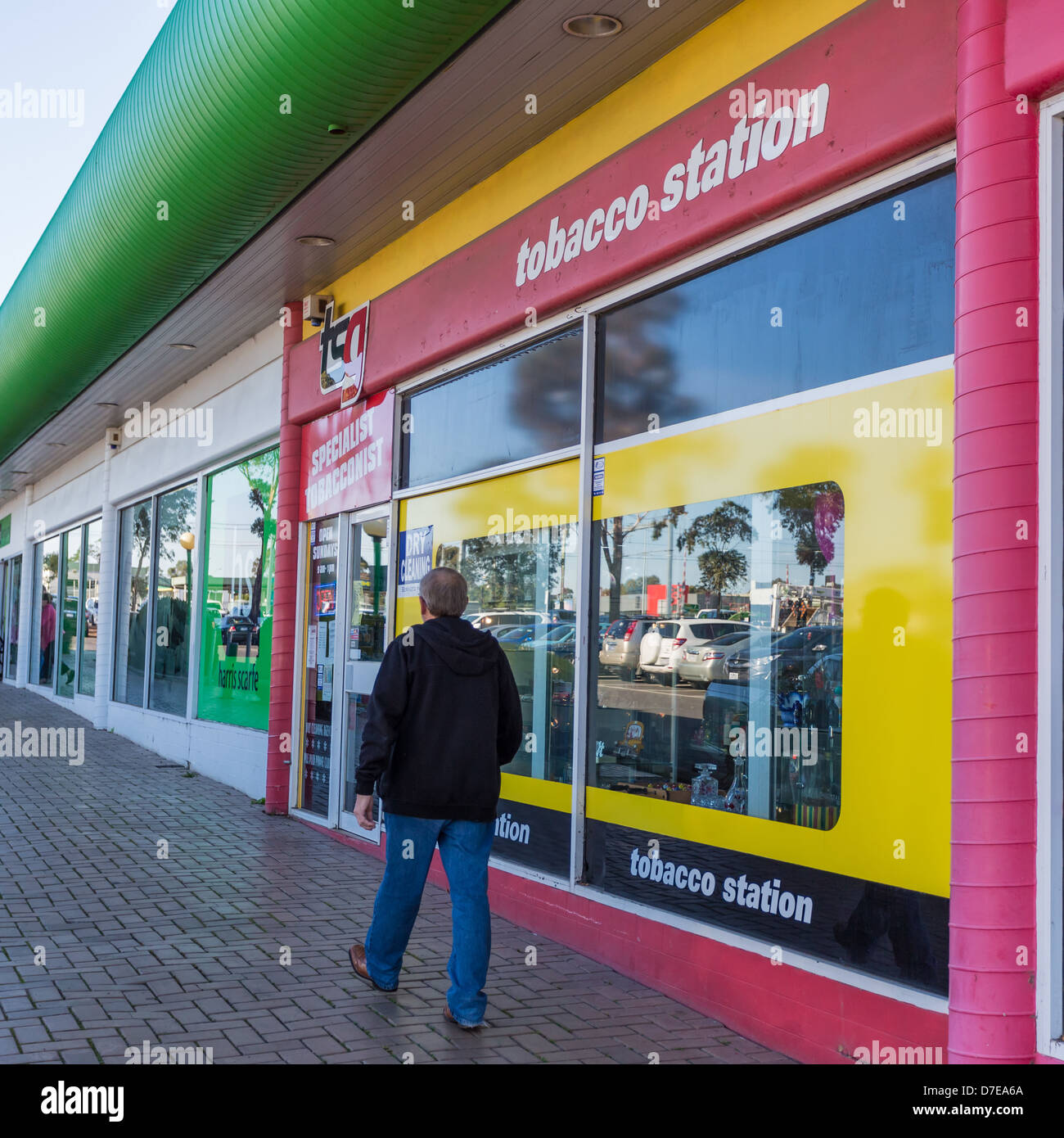 Tobacco shop hi-res stock photography and images - Alamy